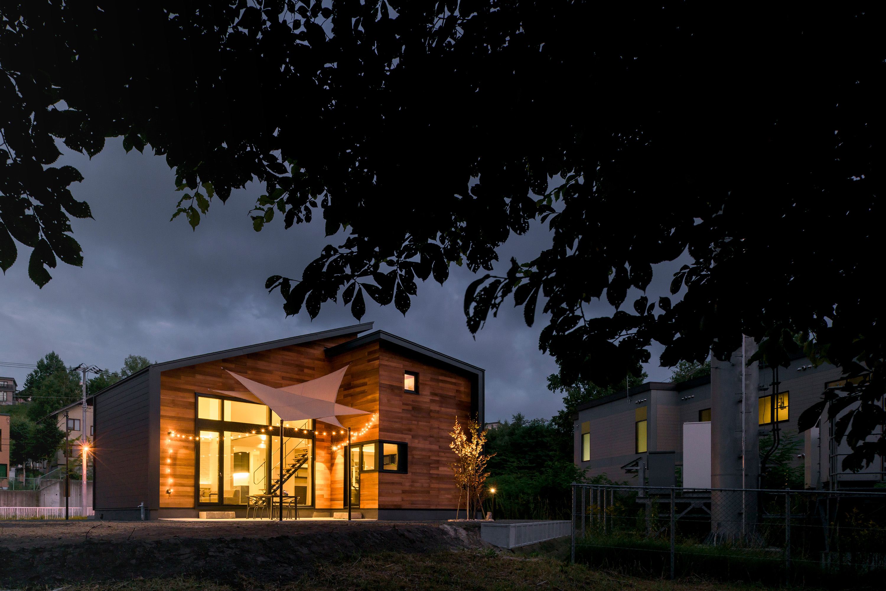 sample | THE EIGHT WORKS